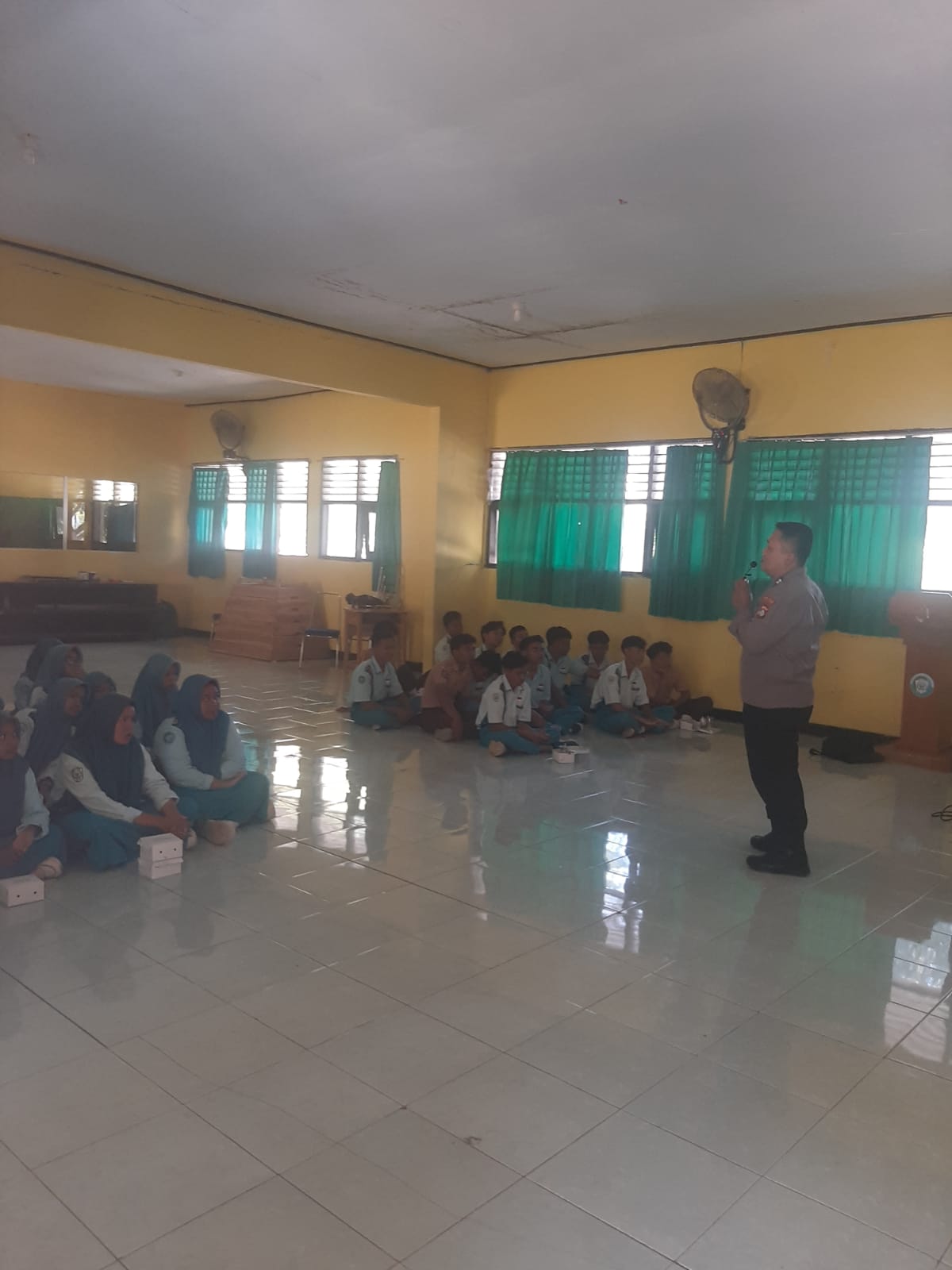 Cegah sikap intoleran dan kekerasan, Sat Binmas Polres Sumbawa Barat ...
